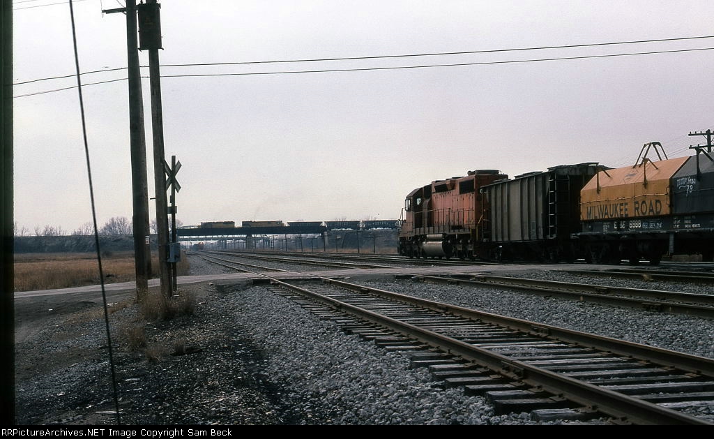 EJ&E 656 with CNW Coal Overhead
